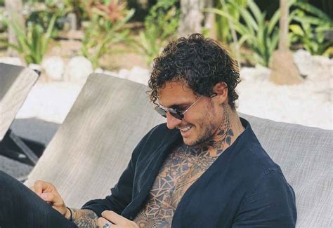 Chi è Cristiano Iovino l uomo del caffè che smentisce Ilary Blasi