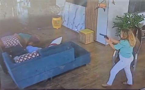 Mãe e filho invadem residência e matam dois homens a tiros em Peixoto