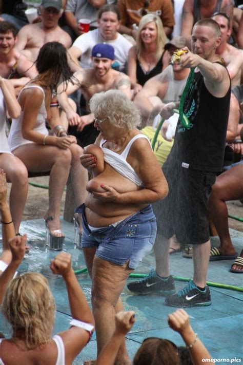 Oma mit großen Sacktitten Oma Porno Foto