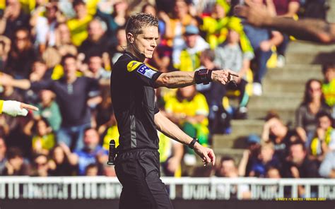FC Nantes FC Nantes Stade De Reims Marc BOLLENGIER Arbitre De La