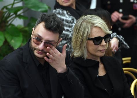 Da Fiorello A Venier Da Meloni A Sangiuliano Il Saluto A Costanzo L