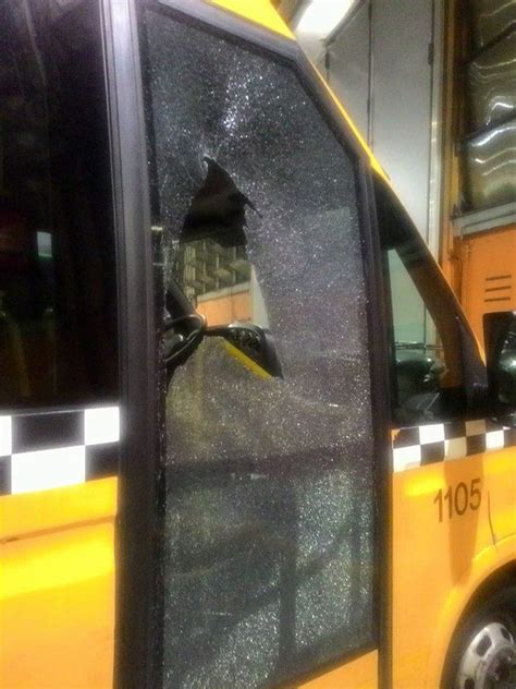 Sparano Con Pistola A Piombini Contro Radiobus Autista Ferito Al Volto