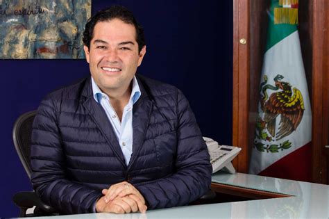 Enrique Vargas del PAN será el rival de Delfina Gómez por gubernatura