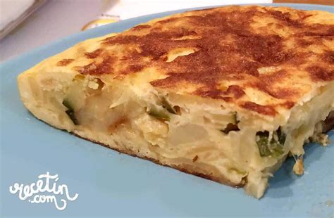 Tortilla de patata calabacín y cebolla