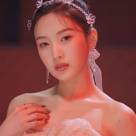 red velvet feel my rhythm mv teaser joy icon kpop ୨୧ Red