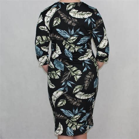 Sukienka Bawe Niana W Serek Czarna W Li Cie Plus Size