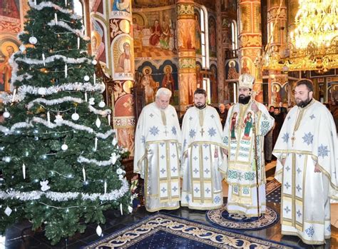 Liturghie arhierească la Biserica Nașterea Maicii Domnului din Deva