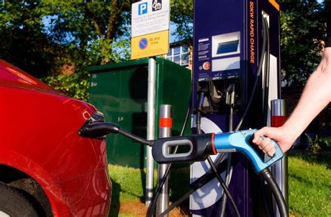 Cómo utilizar los puntos de recarga para coches eléctricos Smart
