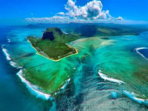 Le Morne Brabant de lîle Maurice pour randonner Océan indien