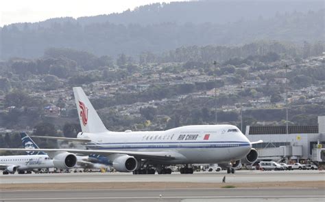 Photos Arrivée de Xi Jinping à San Francisco pour un sommet avec Joe