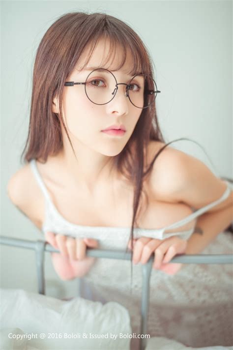夏美酱 BoLoli波萝社新刊 高清写真图 BOL 40 白裙夏美内衣性感诱惑韩国 夏美酱女神私房照 秀色女神
