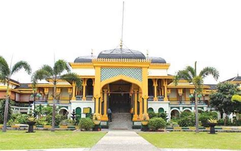 Megahnya Istana Maimun Medan Peta Lokasi Dan Tiket Masuk