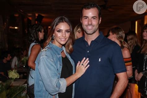 Foto Ex mulher de Kaká Carol Celico está noiva de Eduardo Scarpa
