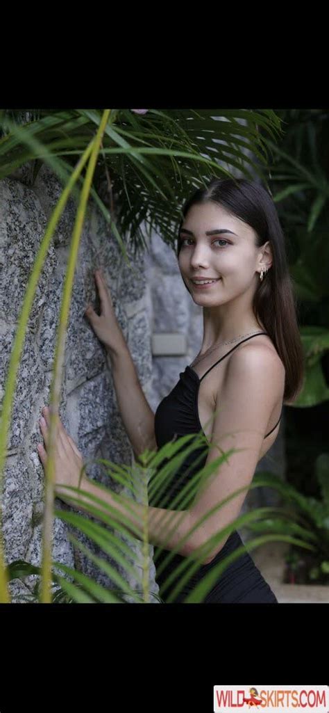 Teenmarvel Marvelcharm Sabinatomkova Nude Onlyfans Leaked Photo