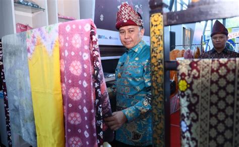 Pj Gubernur Agus Fatoni Buka Pameran Jelajah Sumatera Selatan Di