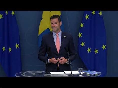 Kopia av Johan Forssell presenterar regeringens strategi för Ukrainas