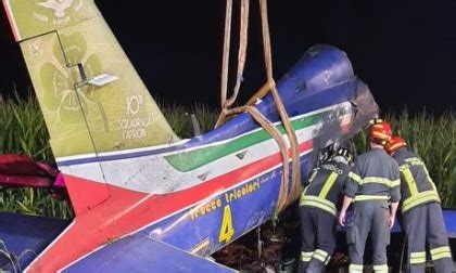 Incidente Frecce Tricolori Il Pilota Penso Solo Alla Piccola Laura