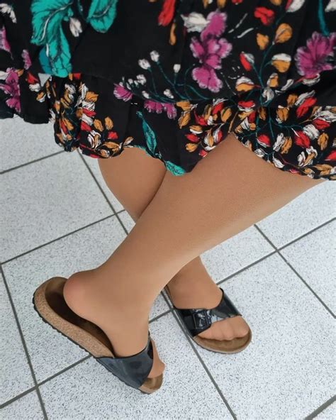 Pin By Mick On Nylons And Sandals Pantyhose Heels Pantyhose Fashion