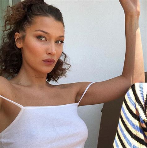 Bella Hadid Instagram Model Strips Topless In Racy Nude Body Exposé Daily Star
