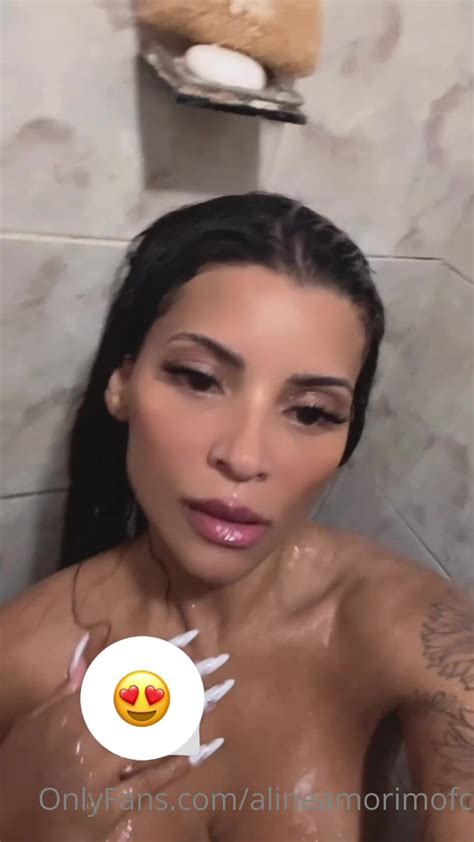 Aline Amorim Naked And All Wet Showing Off In The Shower Cnn Amador