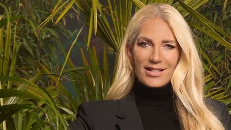 Vor Dschungelcamp 2024 Designerin Sarah Kern zieht für den Playboy blank