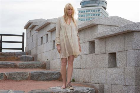 40 Hot Photos Of Daryl Hannah 12thBlog