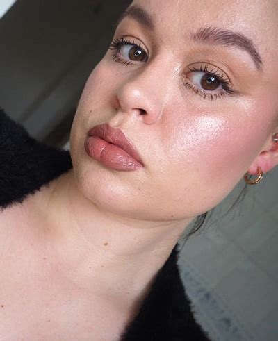 How To Do The TikTok Viral Clean Girl Makeup Look A Woman S Confidence