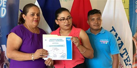 Aprenden inglés en la Comunidad El Chiquirín de Somoto Tecnológico