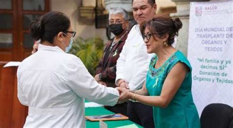 Reconoce secretaria de Salud a médicos especialistasque realizan
