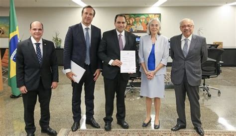 AGORA É O TRIBUNAL OAB apresenta ao STJ nomes de advogados em