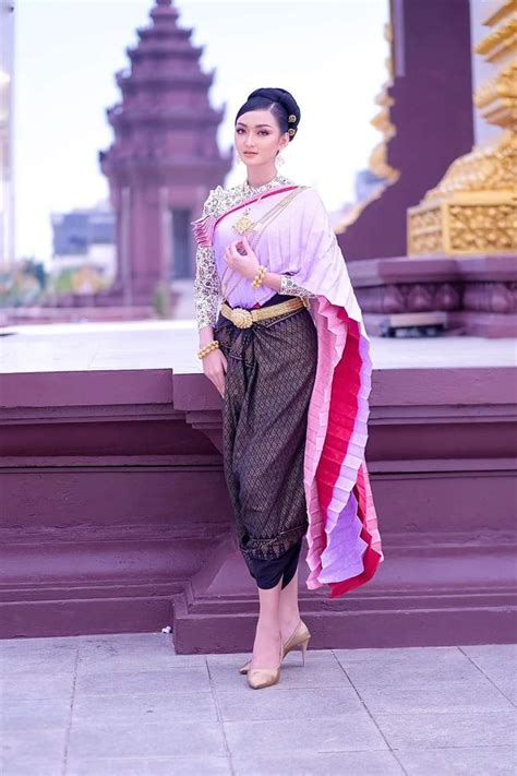Women Of Cambodia Kingdom Pretty Cambodian Lady In Khmer