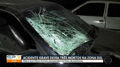 Motorista atropela família que atravessa na faixa e mata mãe e dois