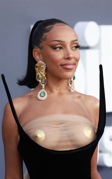 Doja Cat Flaunt Her Naked Tits At The Billboard Music Awards 2022 7 Photos The Fappening