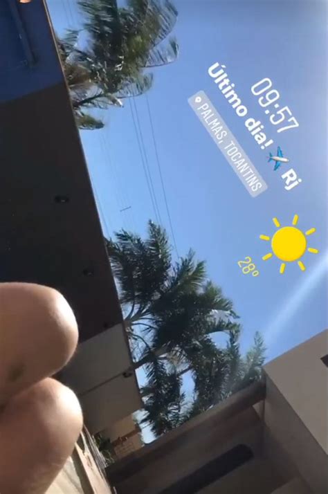 Uau B Rbara Evans Renova Bronze Em Piscina E Exibe Curvas Quem