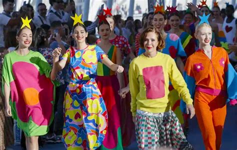 DESFILE CLEC FASHION FESTIVAL 2023 VALENCIA AGATHA RUIZ DE LA PRADA