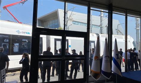 Tel Aviv Red Line Light Rail Leaves The Station Israel News The