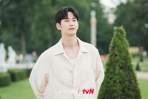 Kim Soo Hyun Yaklaşan Dizisi Queen Of Tears”da Kim Ji Won Ile Çalışmaktan Bahsetti Güney Kore