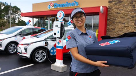 Dominos Electrifies Its Pizza Delivery Cars
