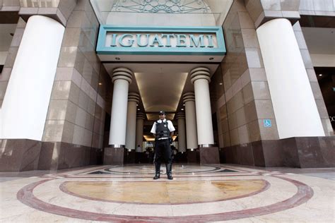 Iguatemi vende fatia em shopping em Florianópolis por R 110 milhões