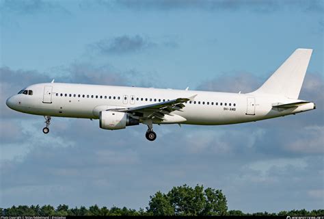 9H AMB Avion Express Malta Airbus A320 212 Photo By Niclas Rebbelmund