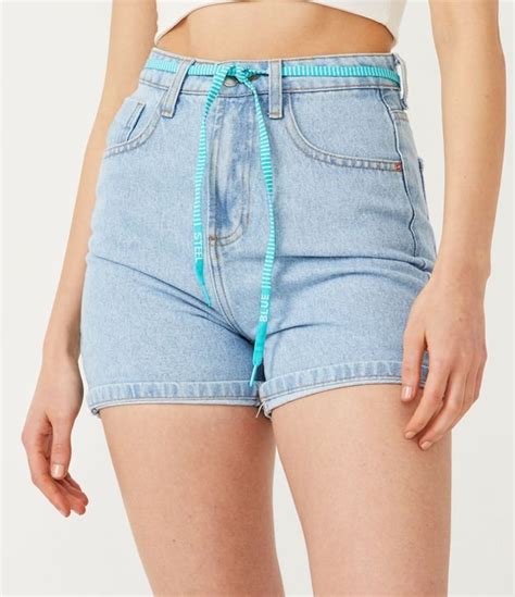 Short Mom em Jeans Cinto Cadarço e Barra Dobrada Azul