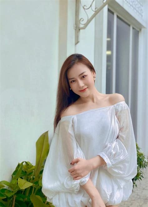 Phương Oanh gây mê với nhan sắc tựa nàng thơ Shark Bình phán ngay một