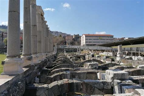 Tour della città di Smirne con guida e furgone privato GetYourGuide