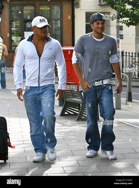 Peter Andre Heading To Starbucks With His Brother Mike Brighton