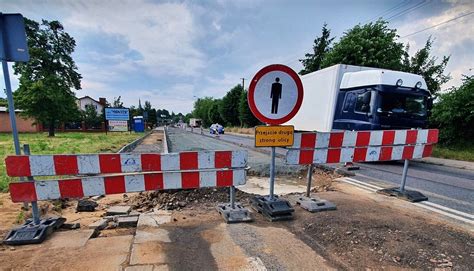 W Złoczewie trwa przebudowa ulicy Wieluńskiej Powstanie tutaj rondo