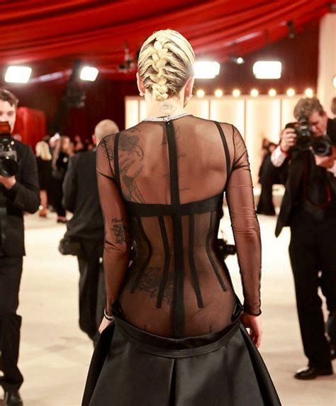 Lady Gaga S Oscars Versace Dress Sparks Debate