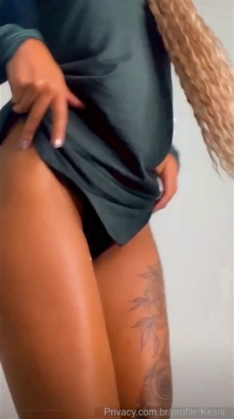 Kesia Funkeirinha Wiggling Her Naked Ass Showing Her Pussy Cnn Amador