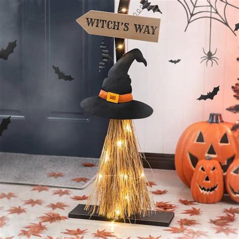 25 ý tưởng witch halloween decor để thêm phép thuật vào Halloween của bạn
