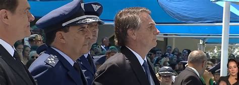 AO VIVO Bolsonaro participa de cerimônia na Academia da Força Aérea