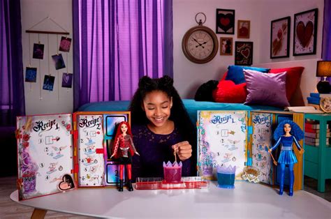 Mattel Lanza Colecci N De Mu Ecas Inspiradas En La Pel Cula Original De